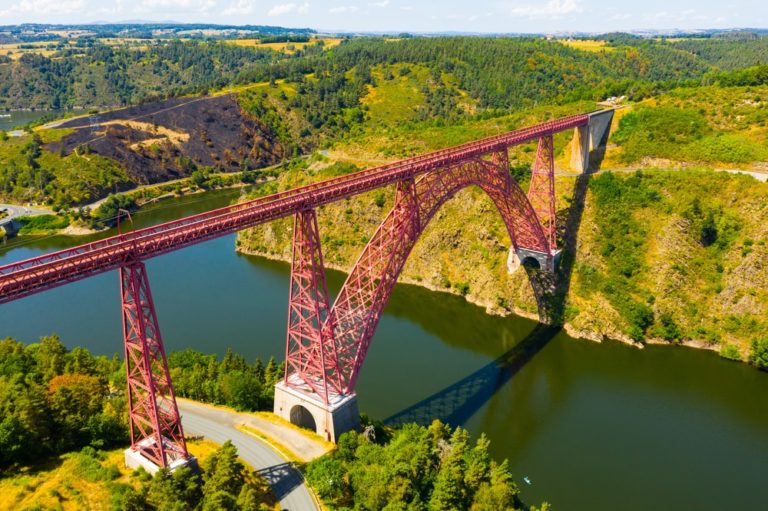 5 Extraordinary Wrought Iron Bridges From History [+Images]